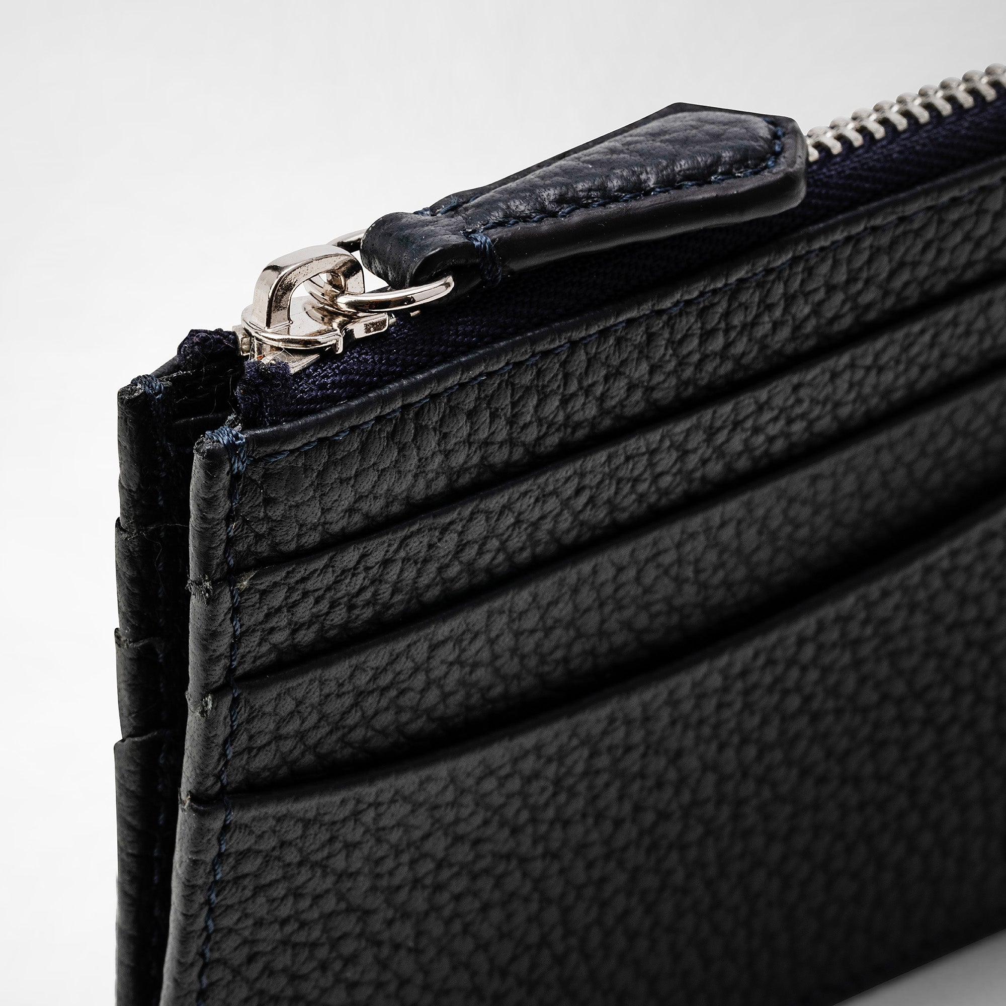 Zip card case in cachemire leather navy blue