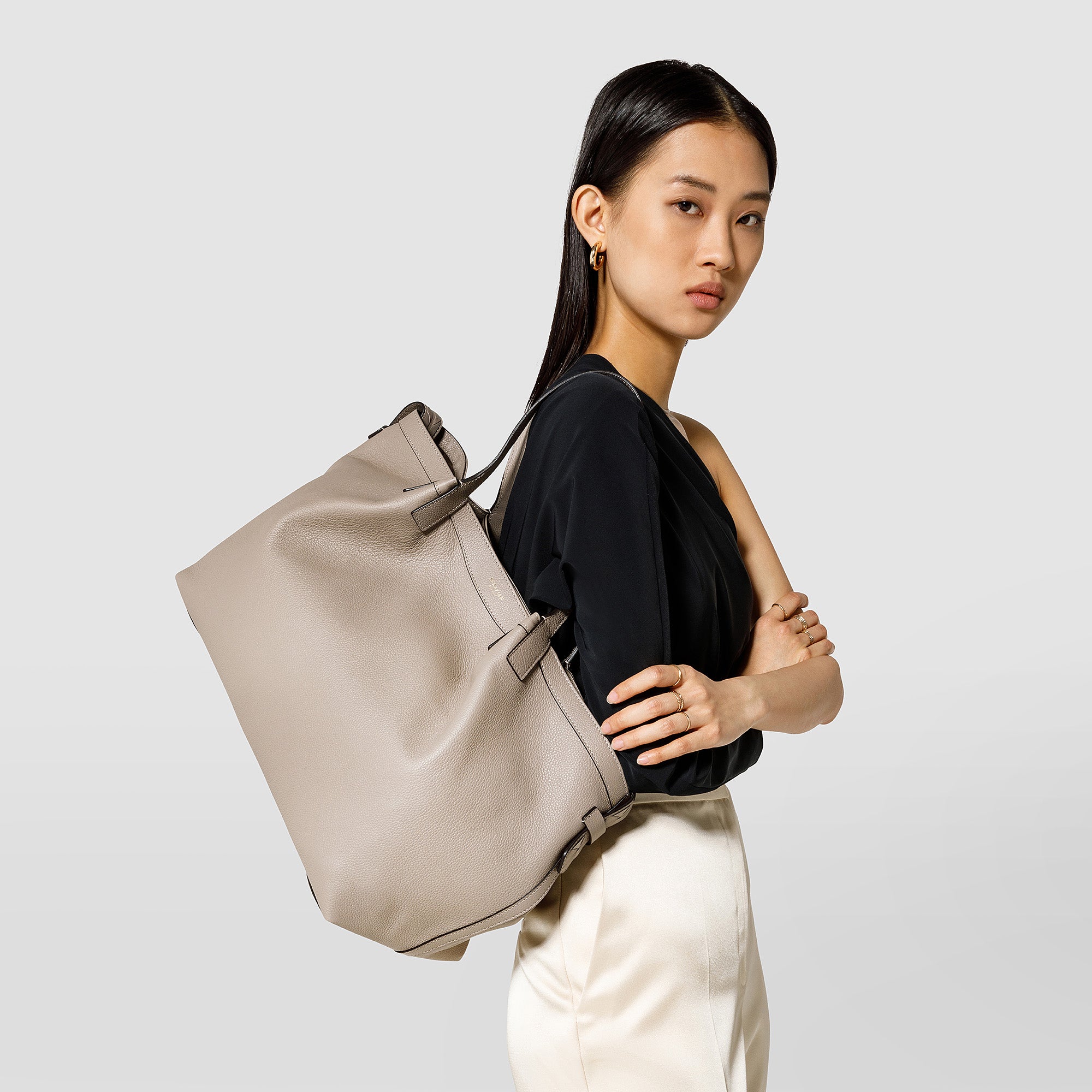 Secret tote bag in rugiada leather sahara – Serapian Boutique Online